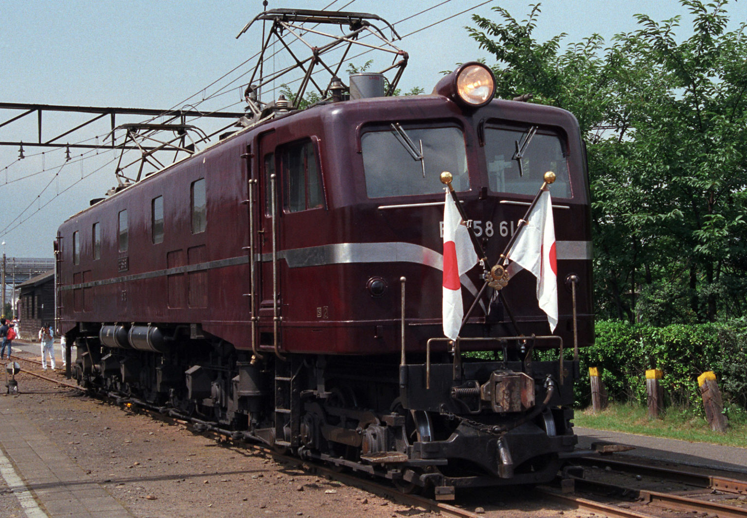 久々のお召機EF5861 – Kahan plus